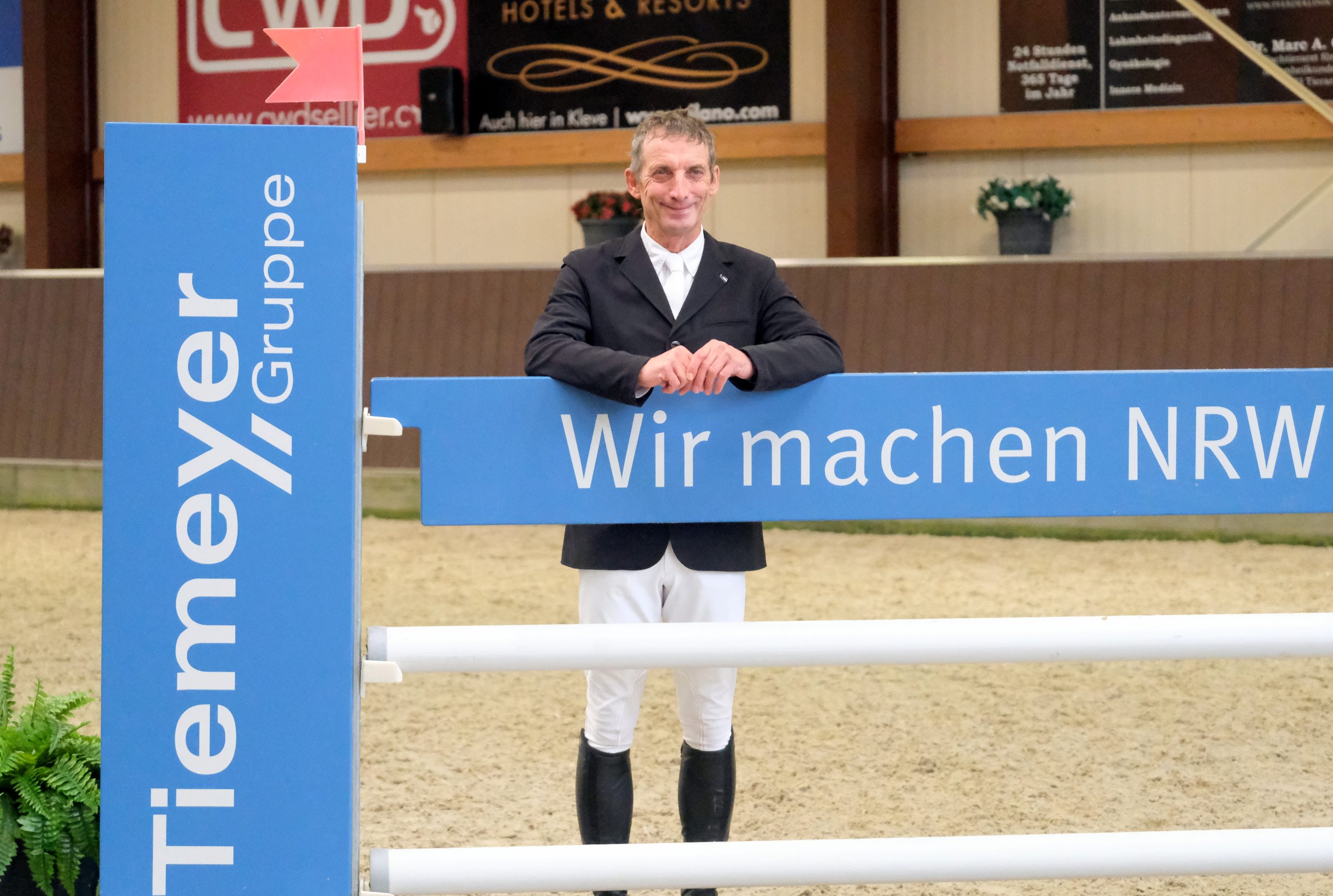 Holger Hetzel: Exklusive Turnierserie im April - spring-reiter.de