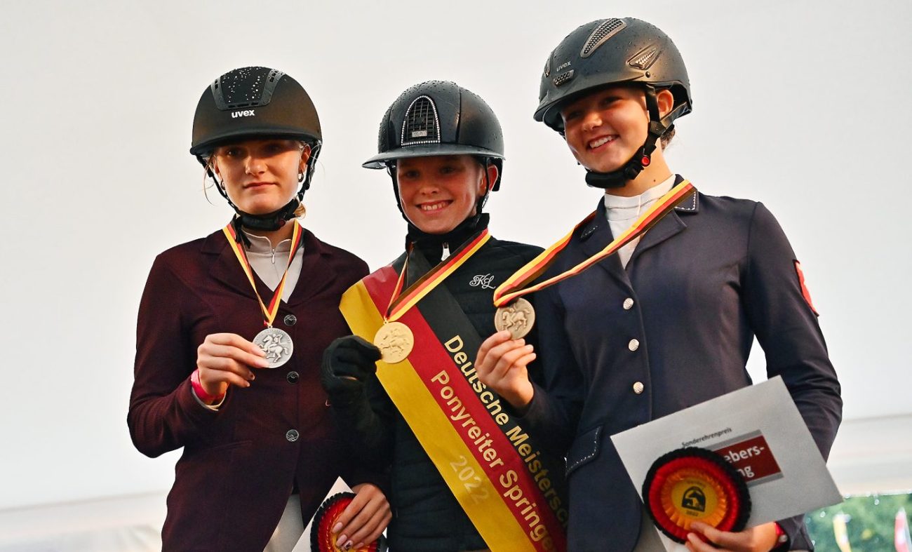 Erster DJM-Start und erstes Gold für Jolie Marie Kühner - spring-reiter.de
