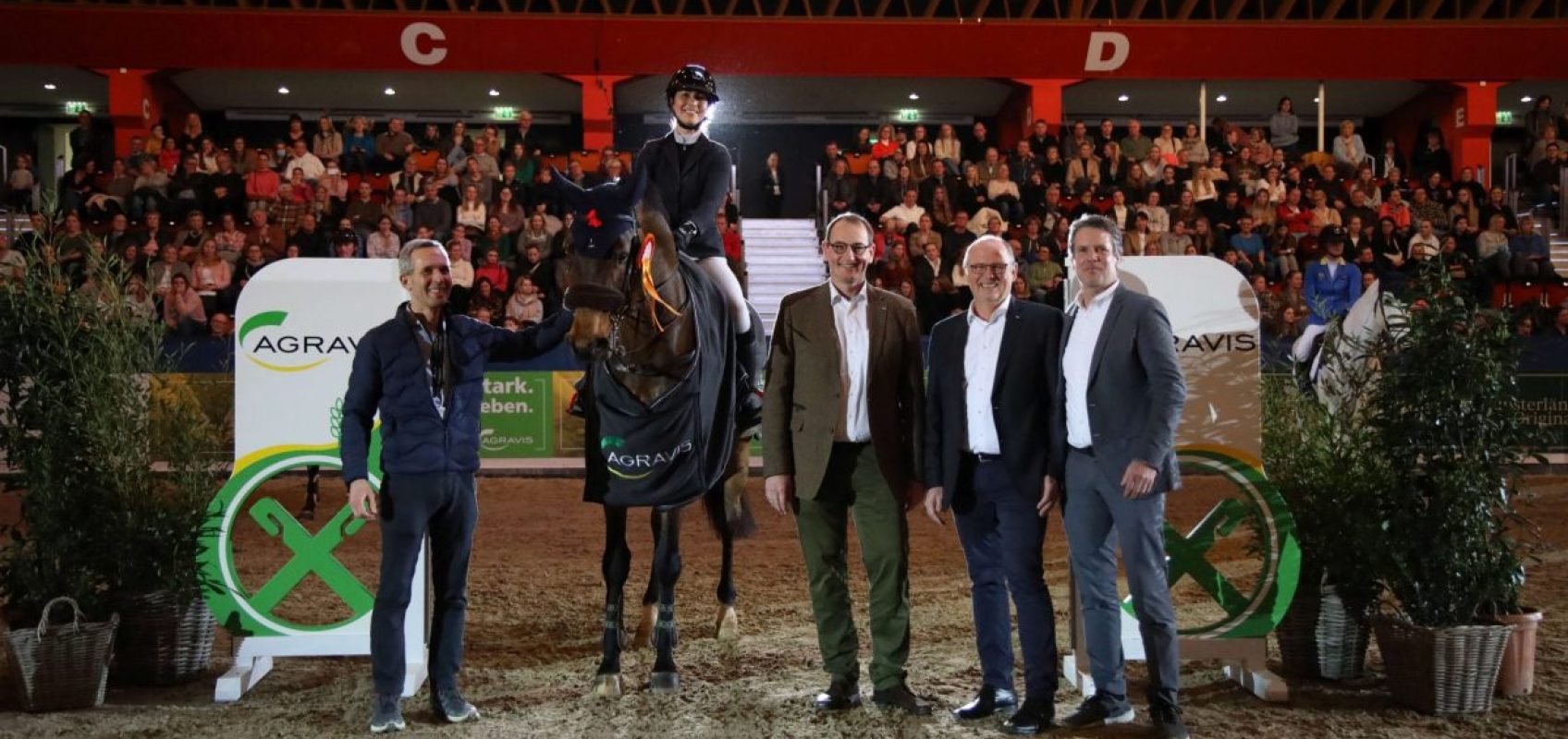 Marie Ligges überholt alle im Stechen und gewinnt Großen Preis von ...